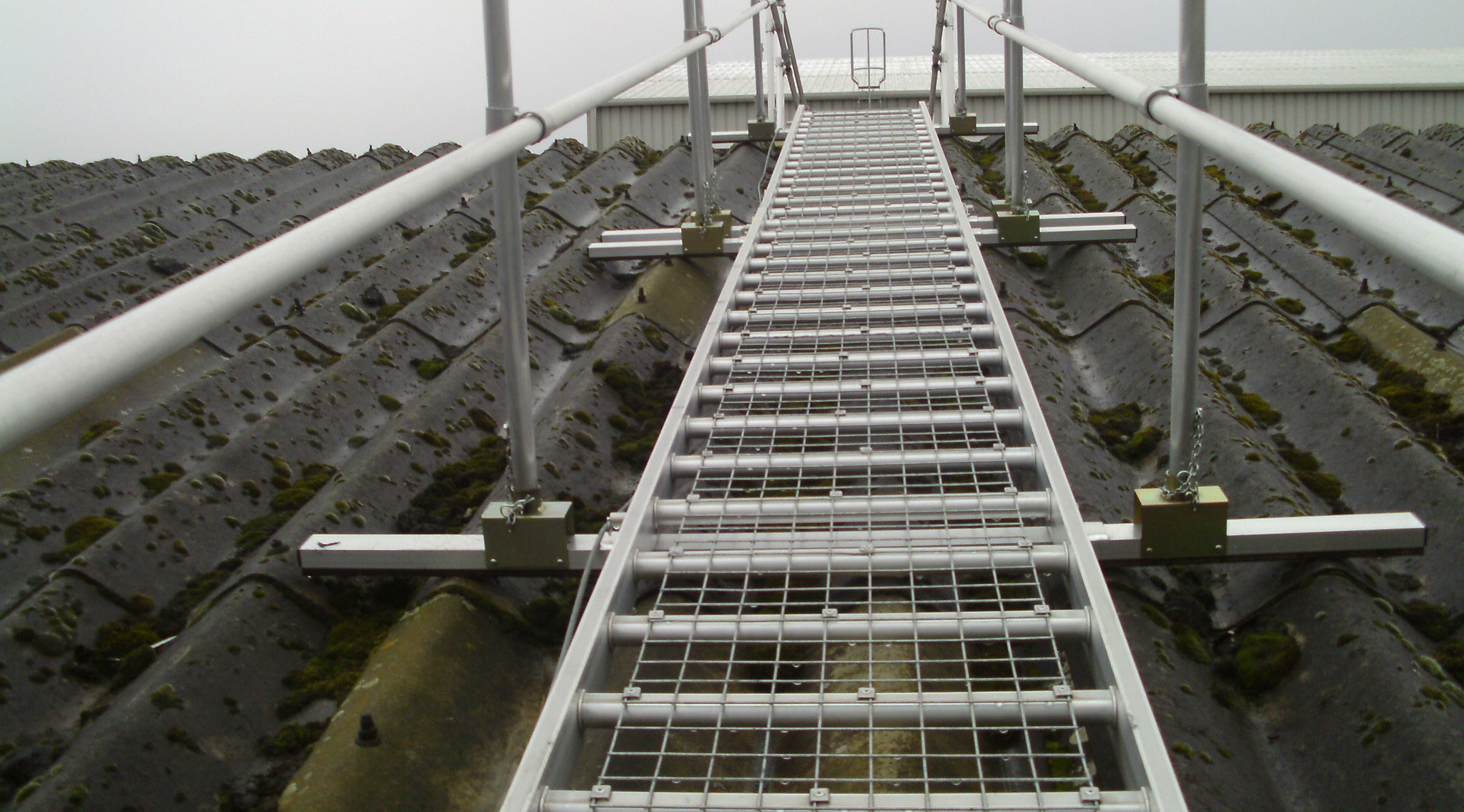 Fragile Roof Platforms - Access a fragile roof safely and easily - Kee ...